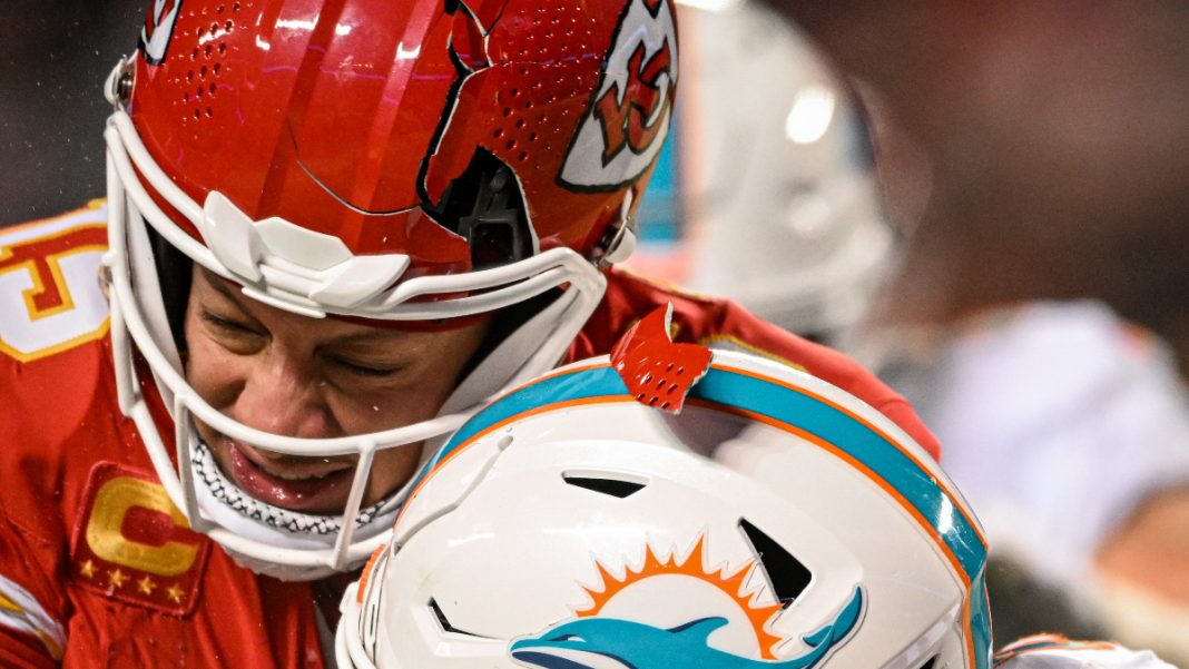 Patrick Mahomes' Shattered Helmet Causes Strange Interruption In ...