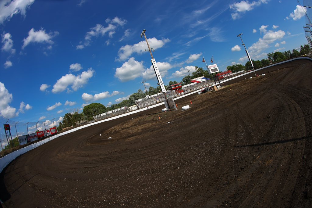 Dramatic Pile-Up Night feature to a halt at Macon Speedway